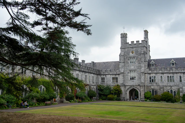 Ireland Itinerary by Train | 7-Day Rail Tour of Dublin, Cork & Killarney
