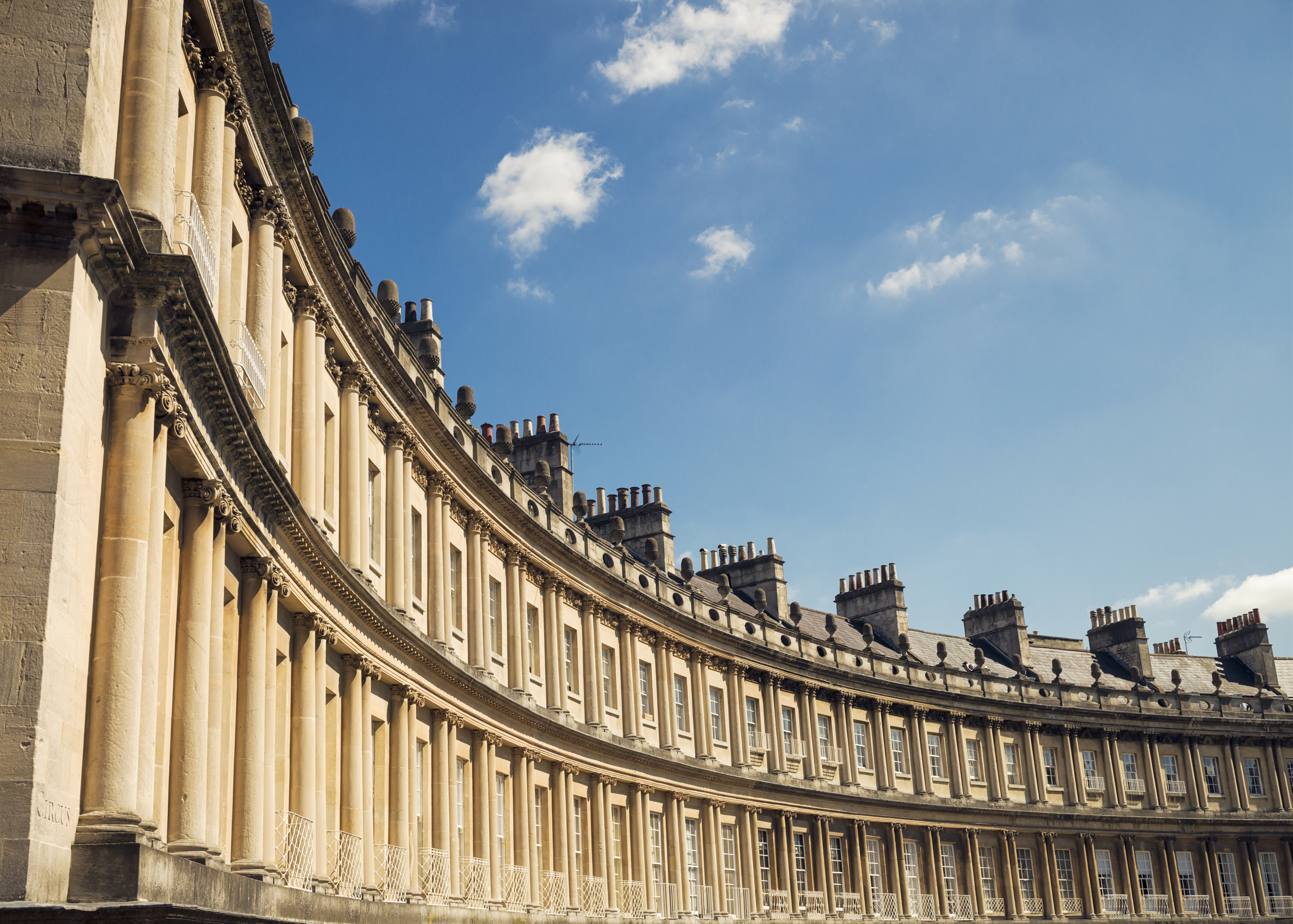 Entdecken Sie Englands Schätze: Bath, Cheltenham & London